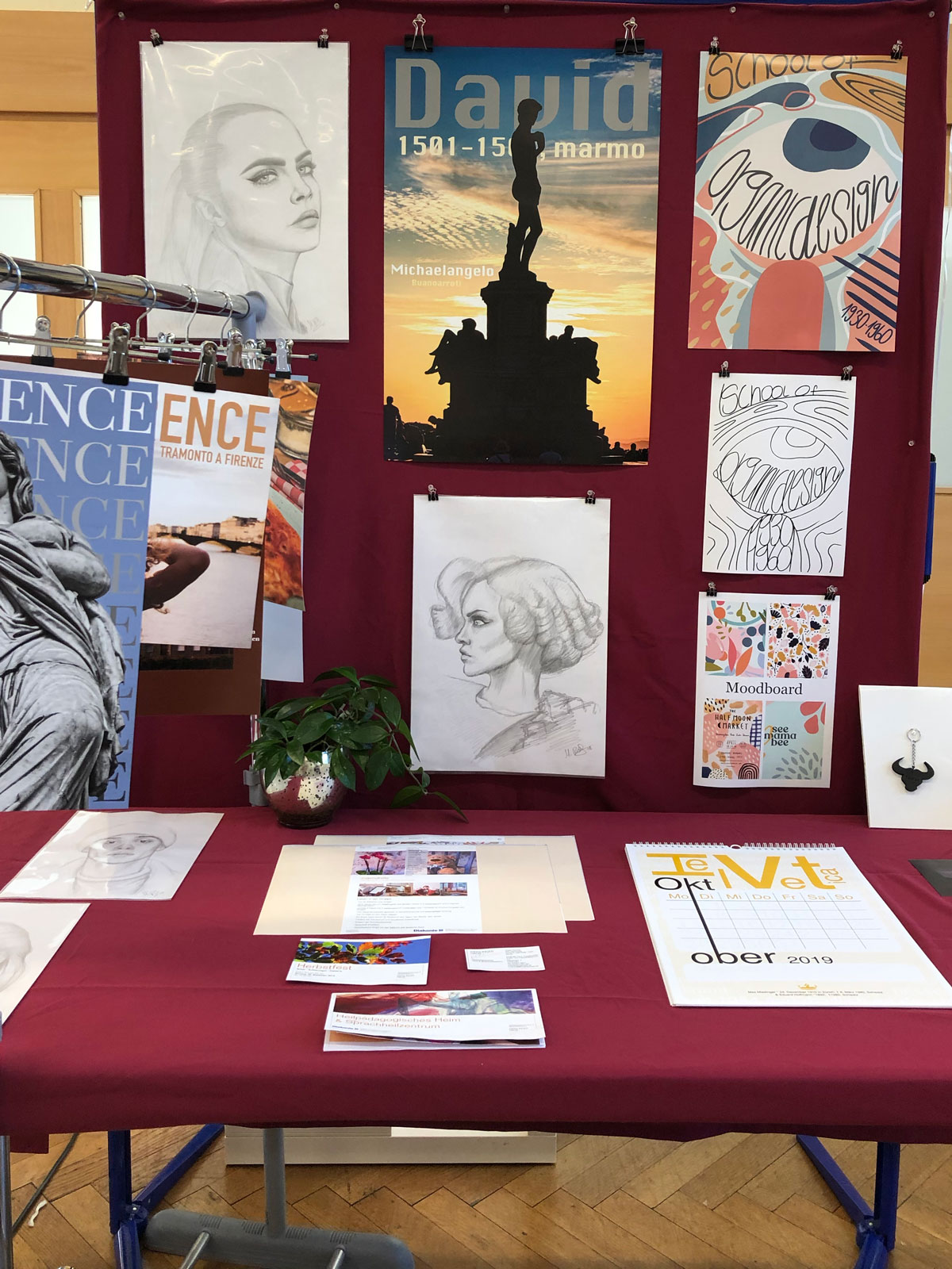 DeliMir-Infotag-BKGD-Stand – Berufskolleg Grafikdesign